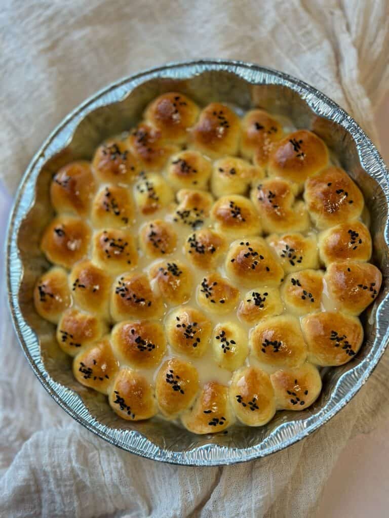 khaliat Al Nahl (Honeycomb Buns)